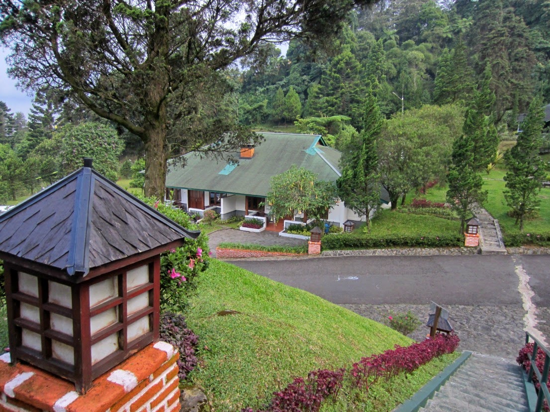 Places : Puncak Pass Resort & Restaurant | Tigerlily's Book
