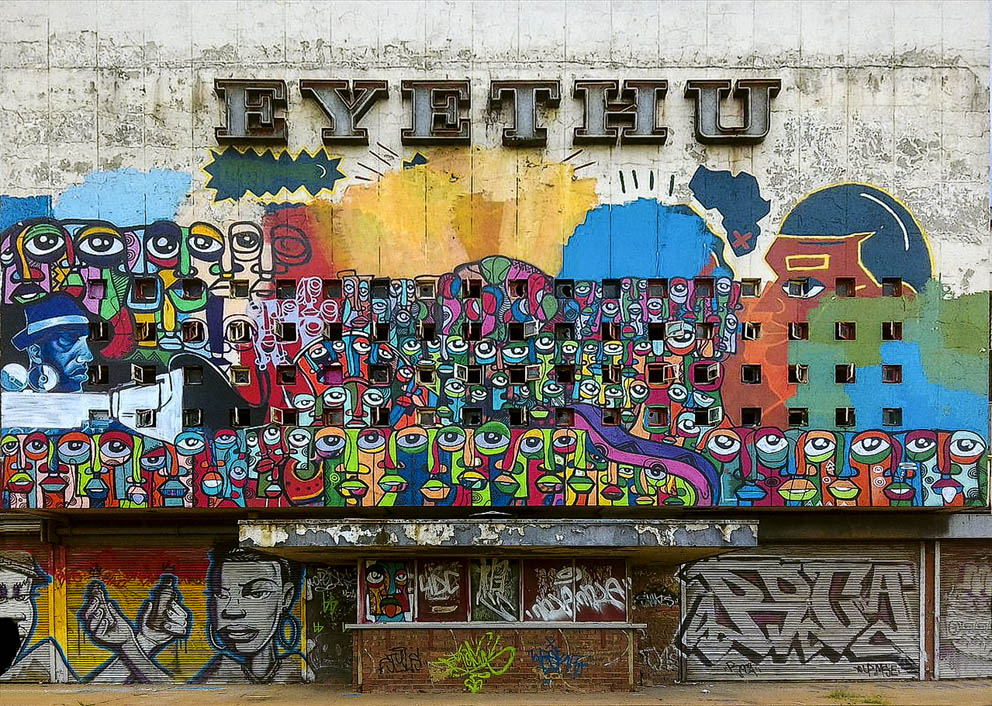 Luz y artes: Cine Eyethu, convertido en lienzo cultural