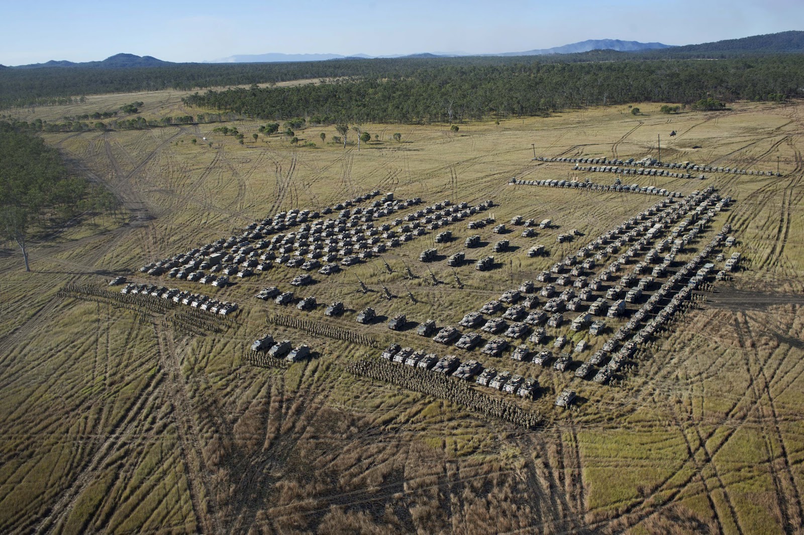 Bacterios Club: Go Army.-