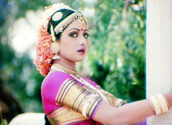 Sridevi: Sridevi on the sets of Kalaakaar (1983): 19 year old Sridevi ...