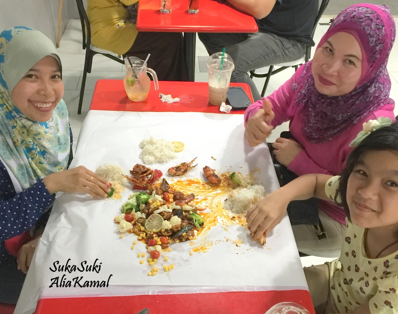 SukaSuki: SHELL-A-BRATION DI KEDAI MAKAN TOK MAT, TAMBUN