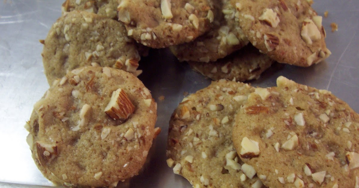 Recipes For My Kids And Lisa: Almond Roca Cookies