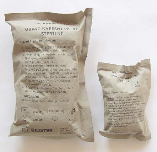 Webbingbabel: Czech Army Pocket bandage pattern 90