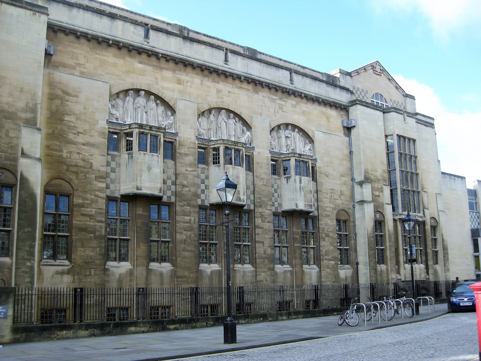 Fieggentrio: Bristol Central Library – Bristol, Engeland