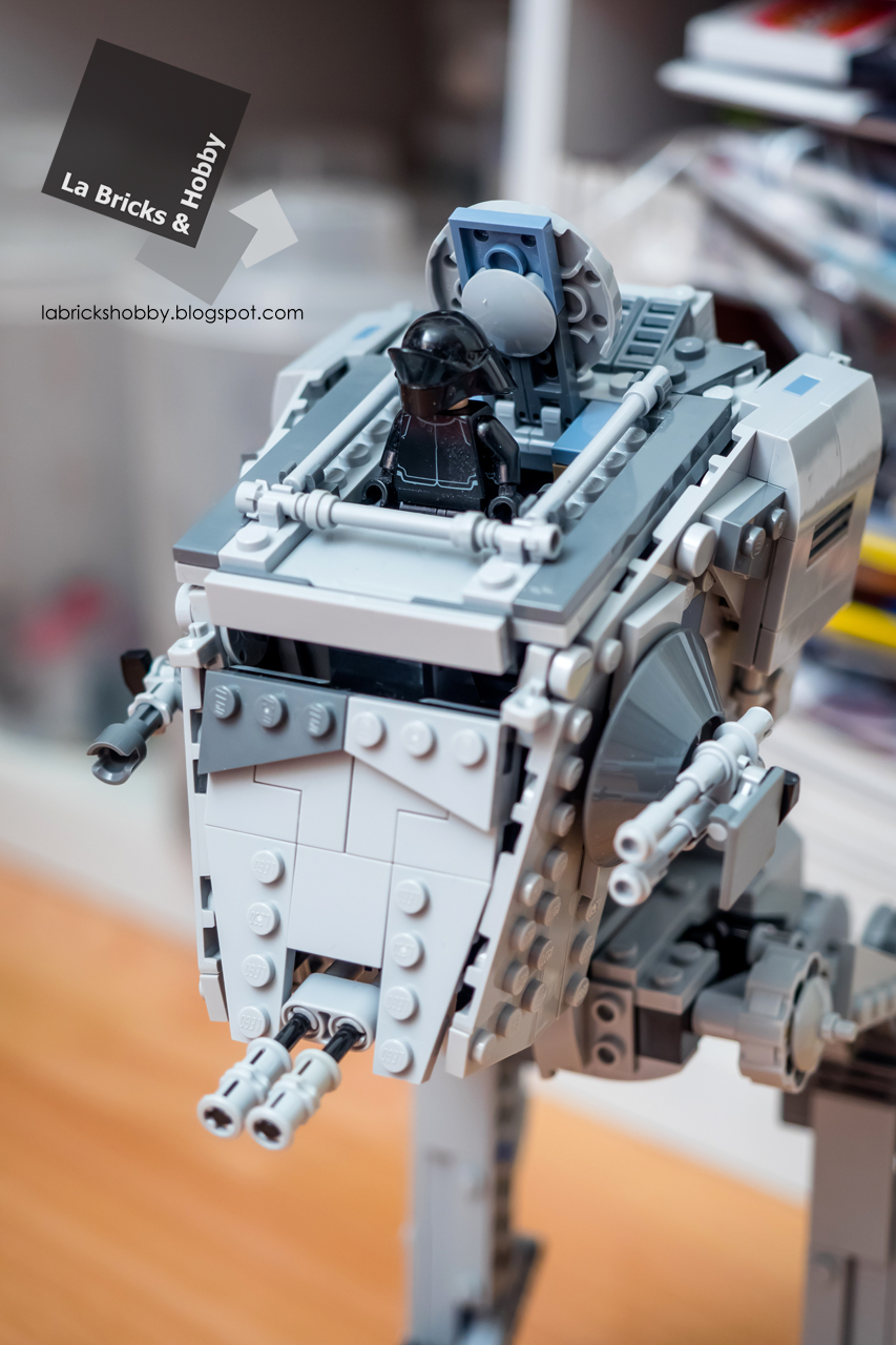 La Bricks & Hobby: Lego Star Wars The First Jedi: The First Order AT-ST MOC