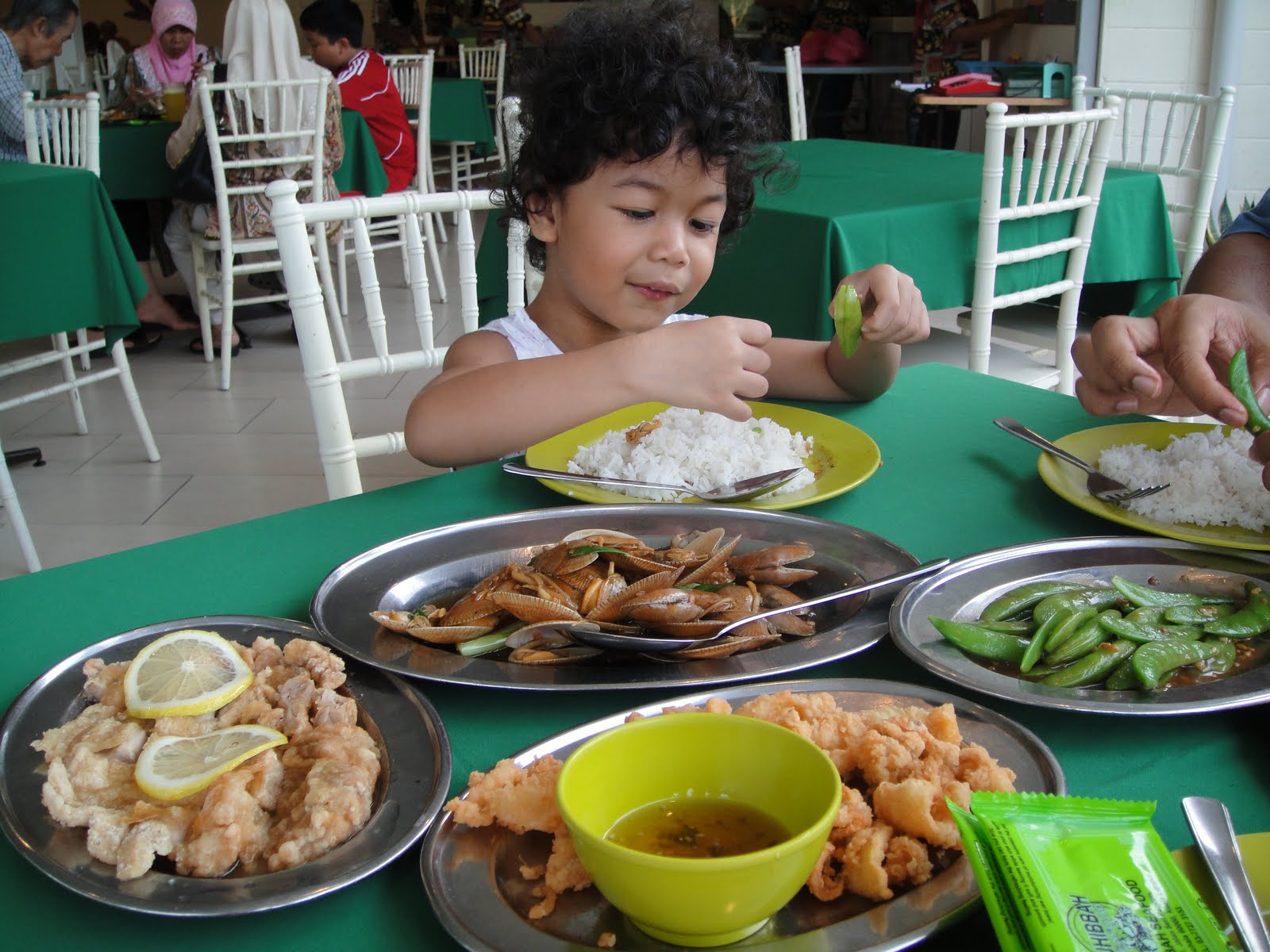 A S.t.a.r. girls: Muhibbah Seafood Restaurant