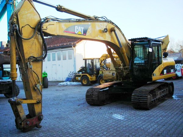 EXCAVATOR PE SENILE CATERPILLAR CAT 325 CLN 30t An2003 PRET 65.500 Euro