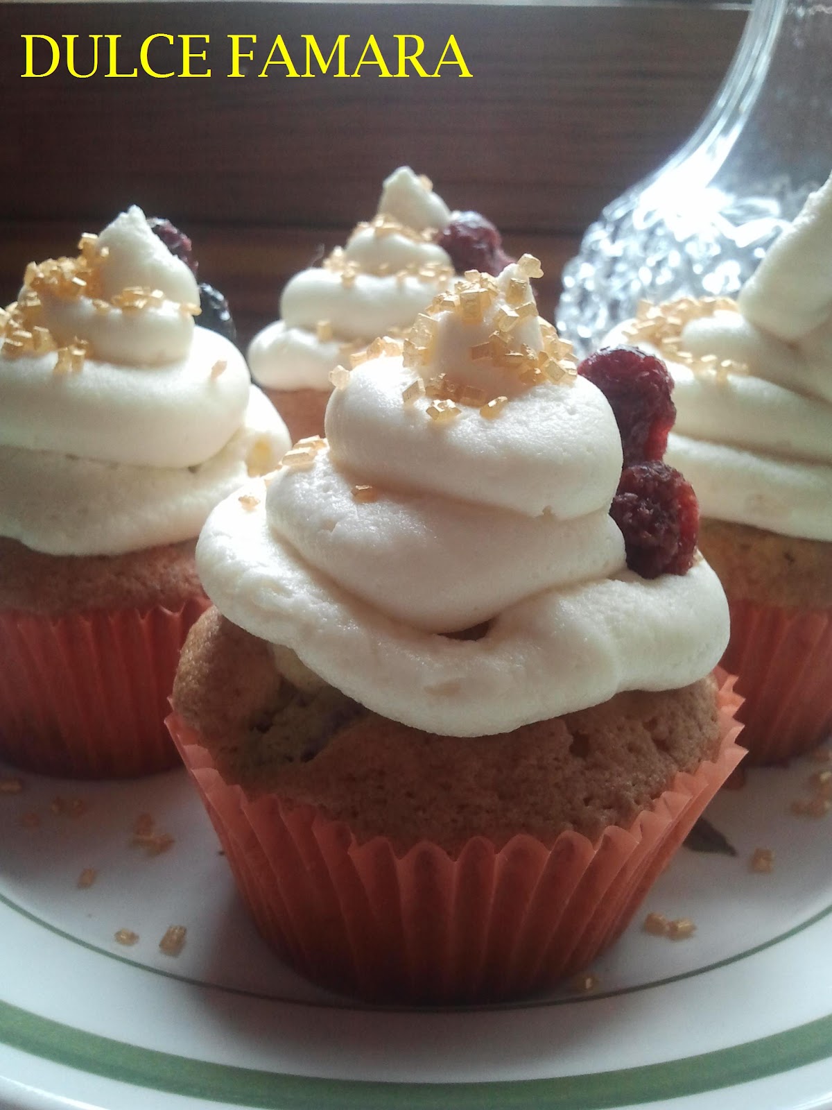 Dulce Famara: CUPCAKES DE RON Y ARÁNDANOS