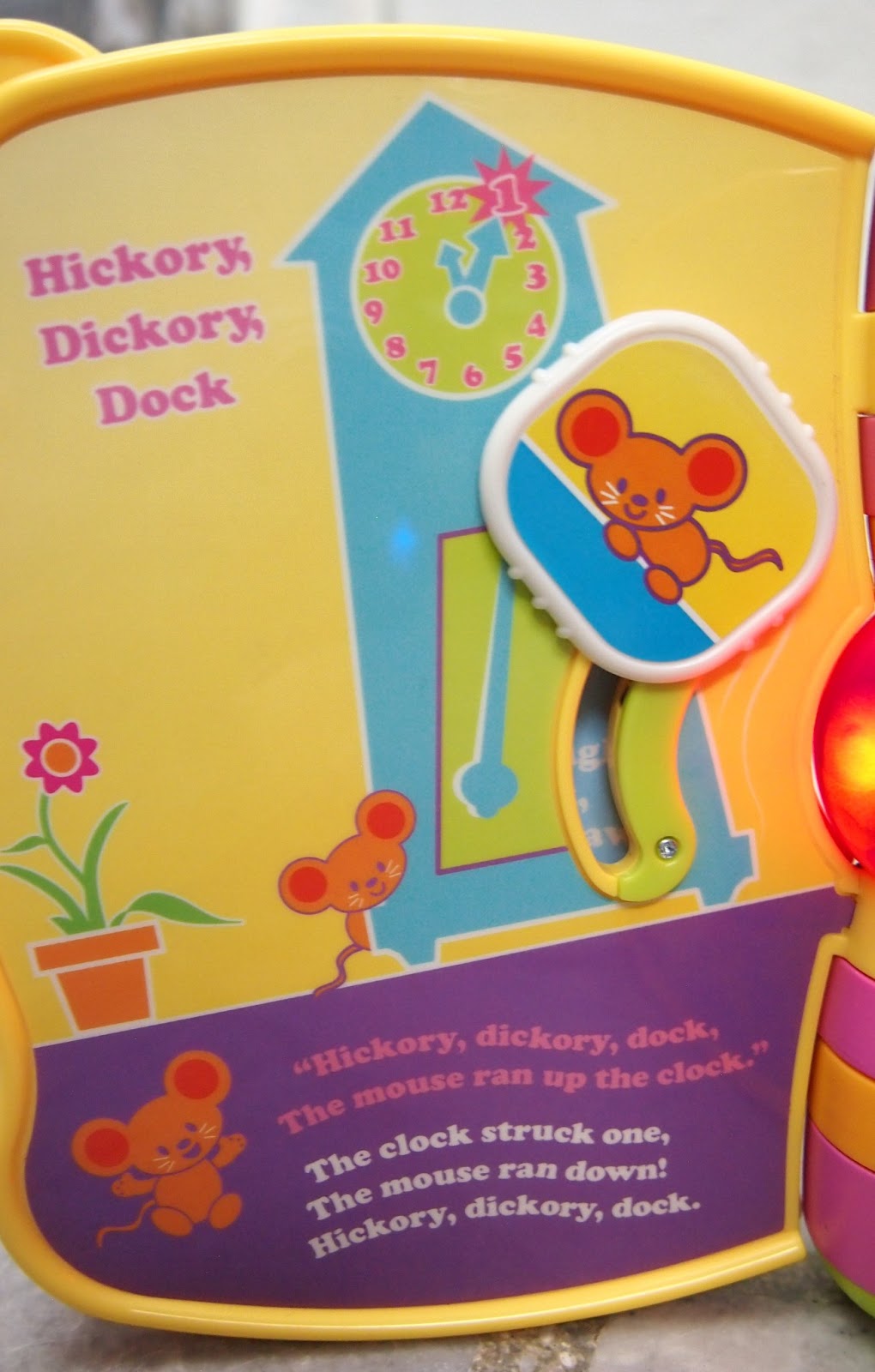 JuaiMurah: Vtech Peek A Boo Book
