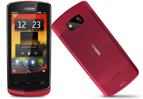 MOBILE PHONES: Nokia 700