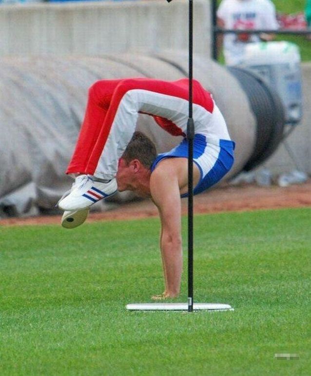 topworth: The most flexible man in the world