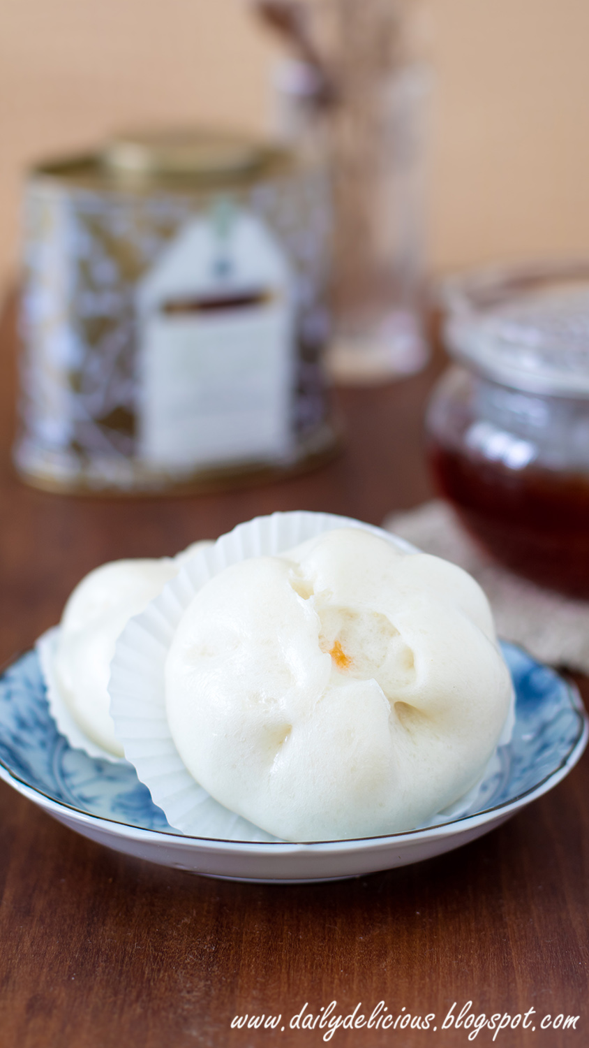 dailydelicious: Chinese steamed buns with pork and salted egg filling