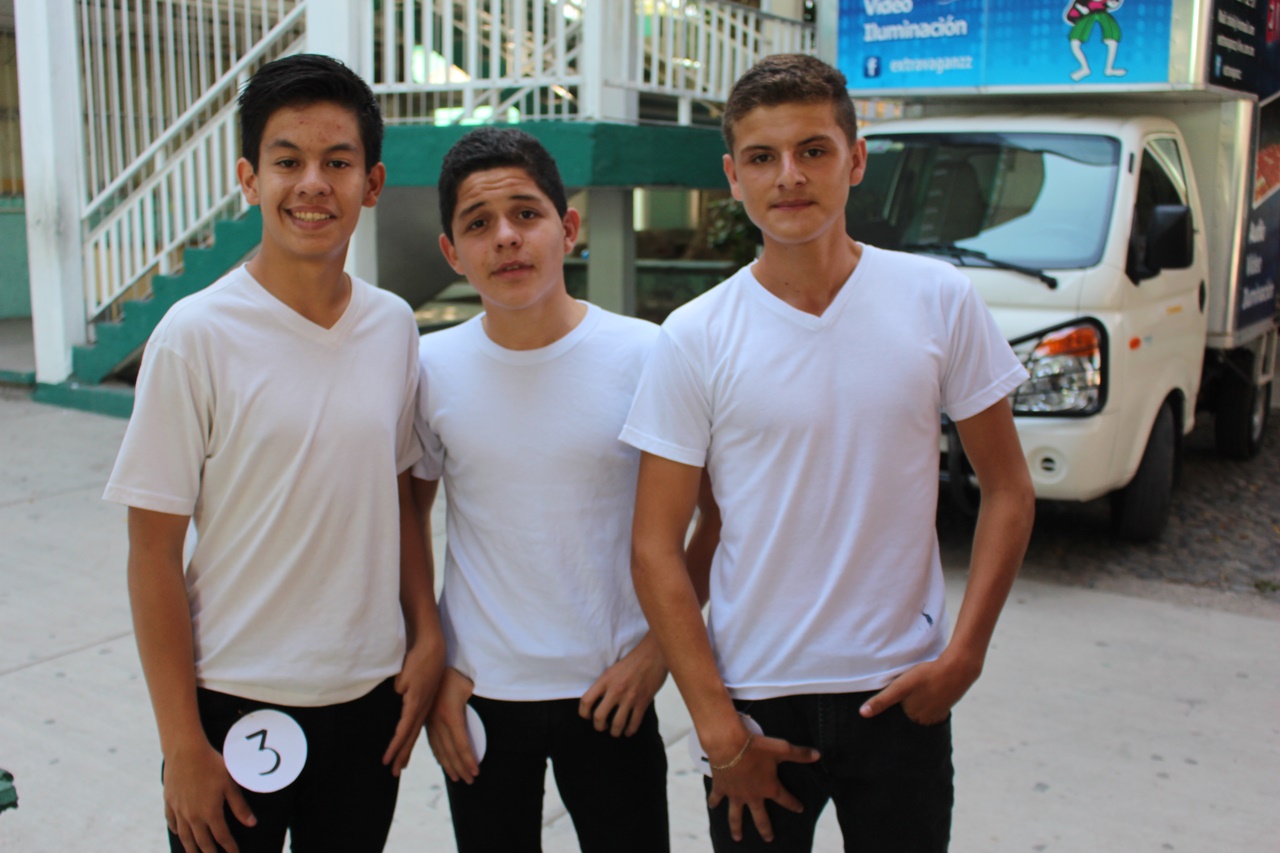 Casandra Robles reina estudiantil ETI 1 tv 2015 - Archivo COMUNICARTE TEPIC