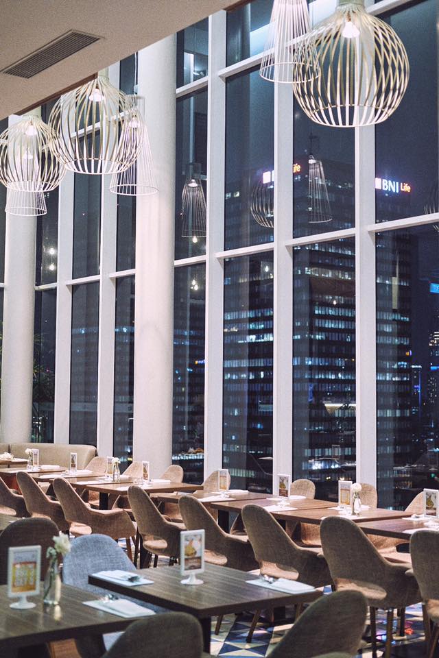 Skyloft - Verified Bar amongst Beautiful Downtown View