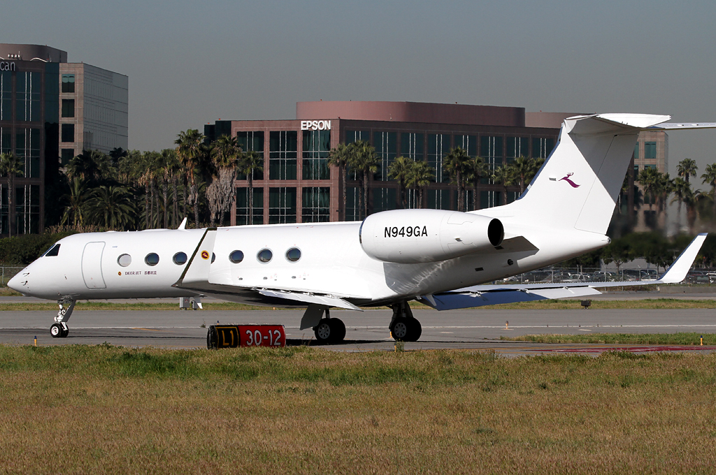 Aero Pacific Flightlines: Gulfstream test flights at Long Beach