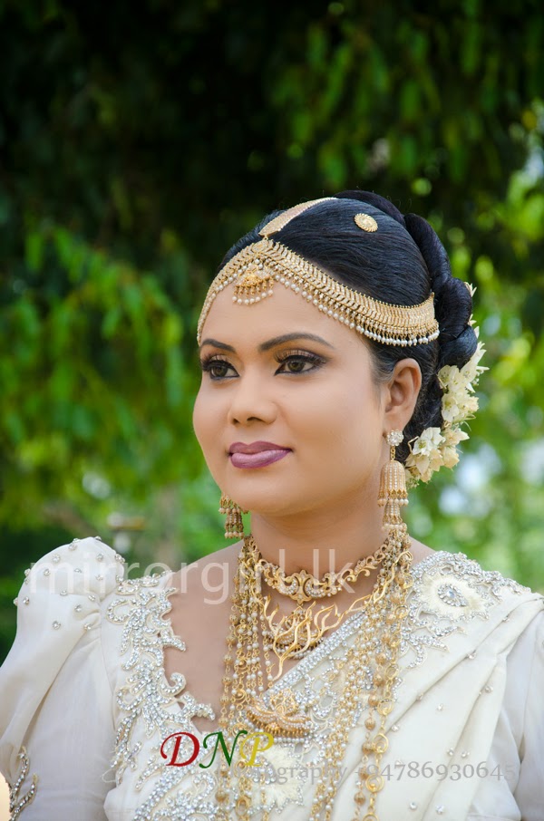 Srilankan famous Actress Gayesha perera Wedding Photos