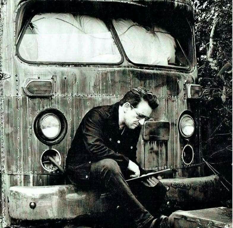Just A Car Guy: Dylan’s actual tour bus ended up sitting by his place ...