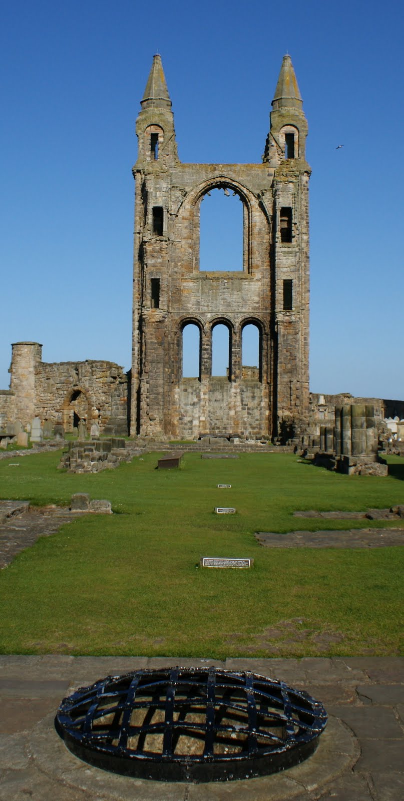Tour Scotland: Tour Scotland Photographs Ruins Cathedral St Andrews