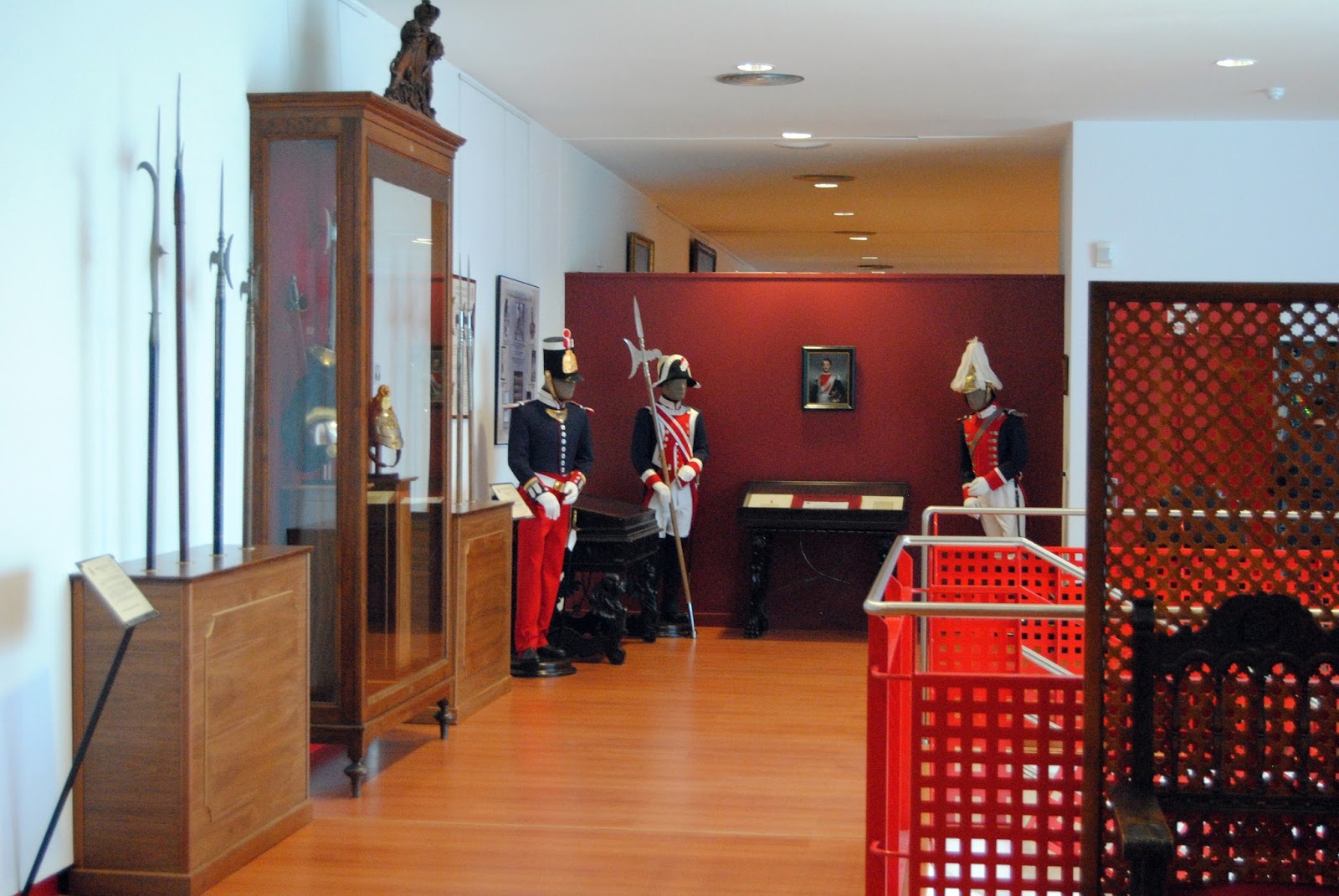 MUSEOS MILITARES Y POLICIALES: GUARDIA REAL ESPAÑOLA