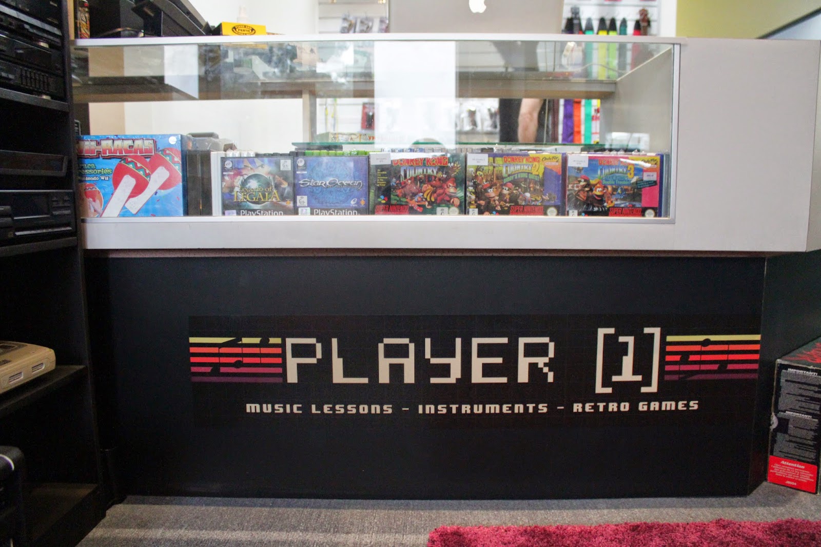 Retro Game On: Checking out Player [1] (Yes, a retro gaming store in ...