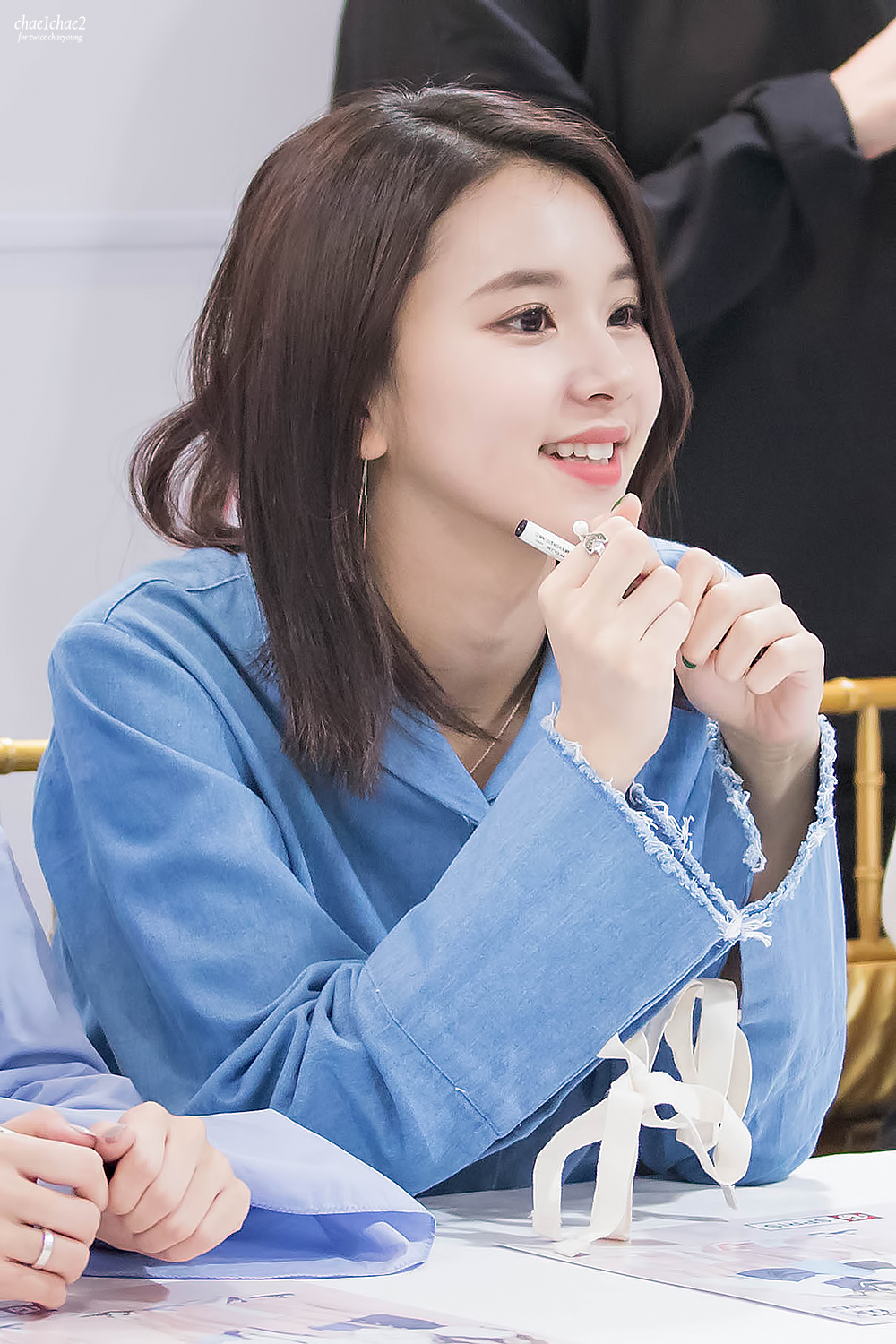 Joe's Twice Photo Blog: TWICE Cheayoung photos (112 pictures)