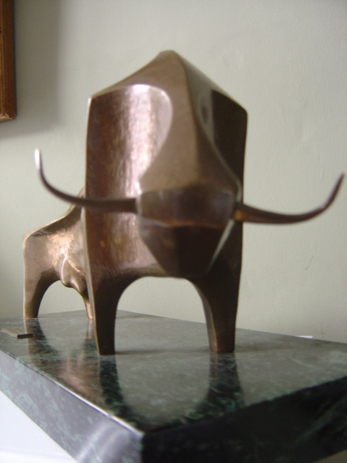 Wayne Colquhoun: Arthur Dooley Bull-Piece of the Week.