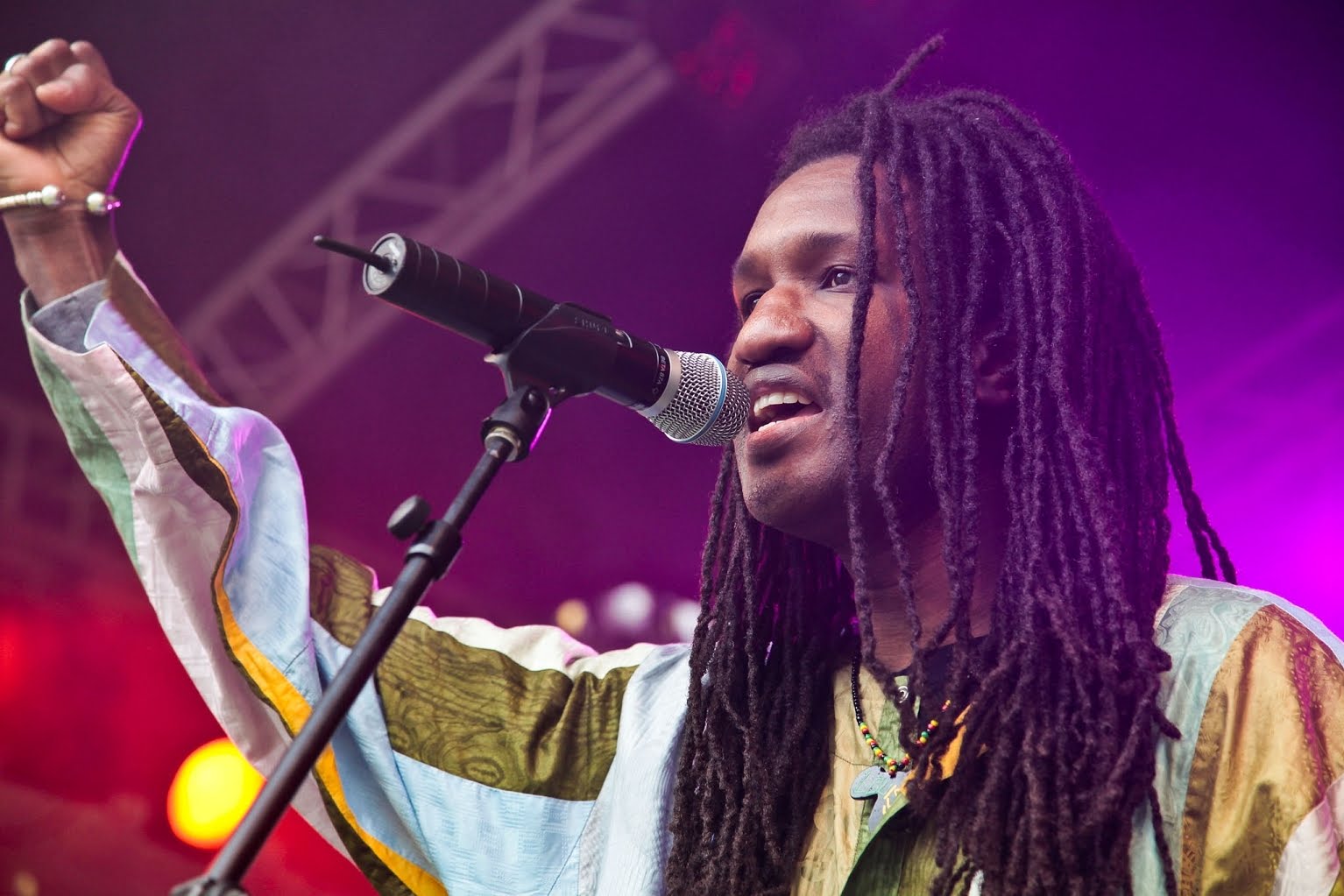 Reggaediscography: LOUIS-JEAN & IRIE RAINBOW - DISCOGRAPHY: (Reggae Band)