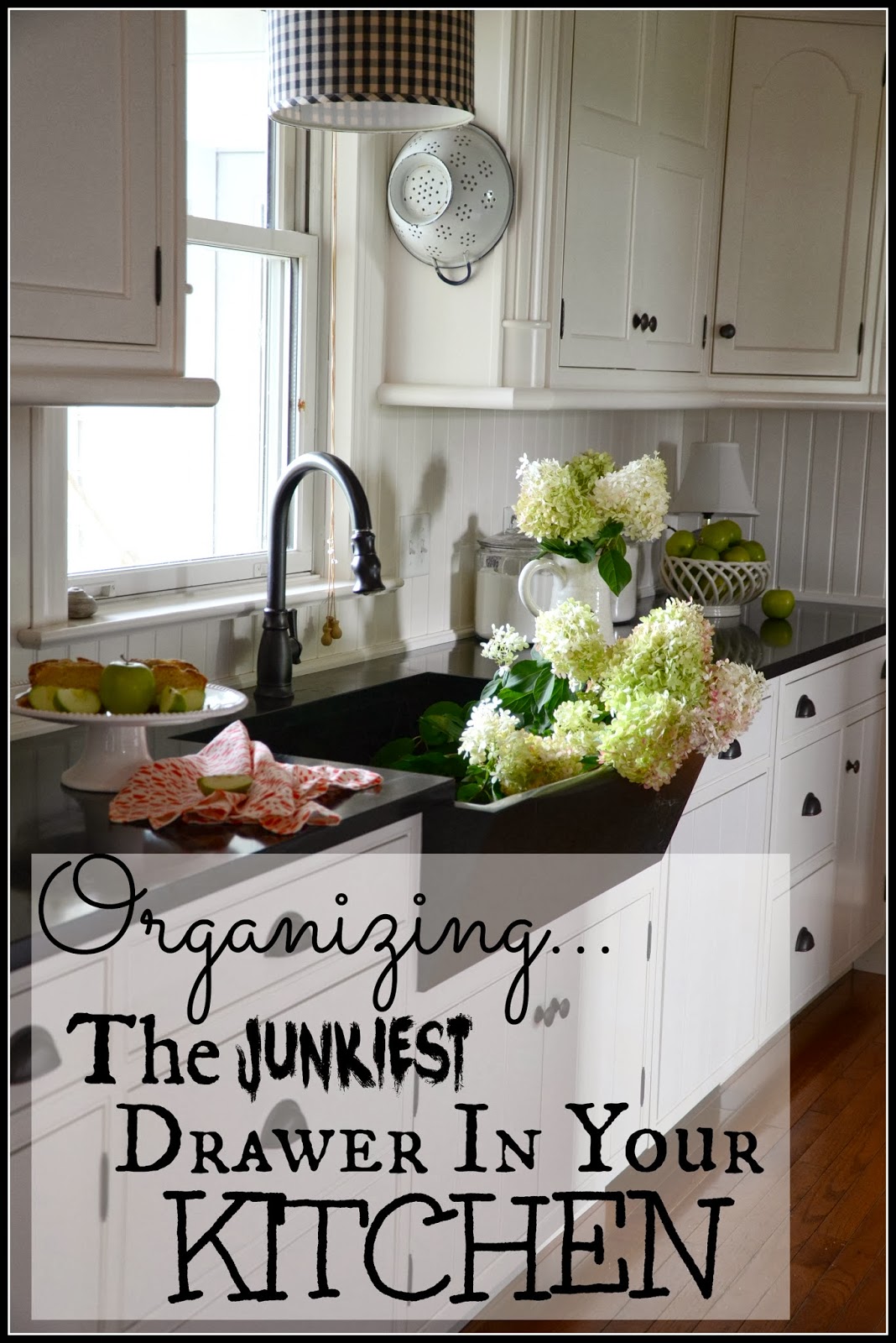 ORGANIZING THE JUNKIEST DRAWER IN YOUR KITCHEN - gatheringshome