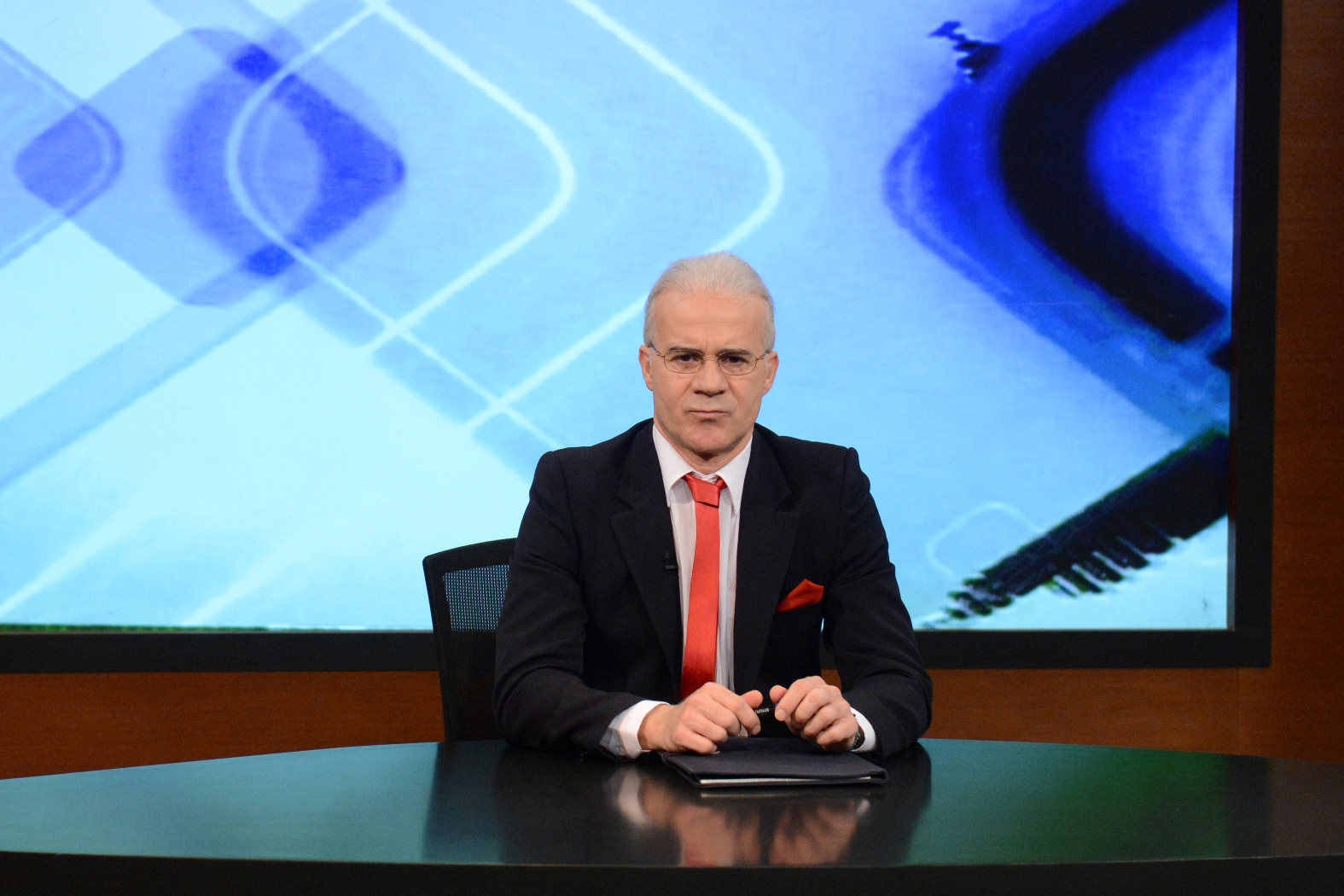 ΟΝ LINE PAPADOPOULOS: Κέρδος για την ΕΡΤ ο Μητσικώστας