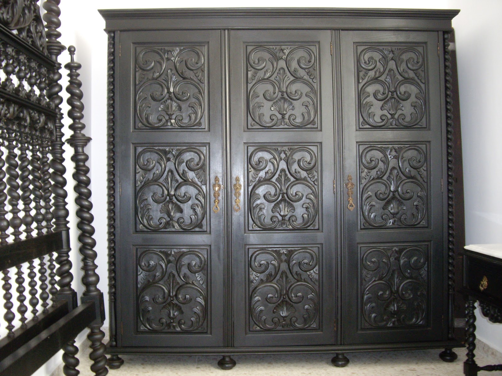 Antiguedades: Dormitorio de Caoba Negra