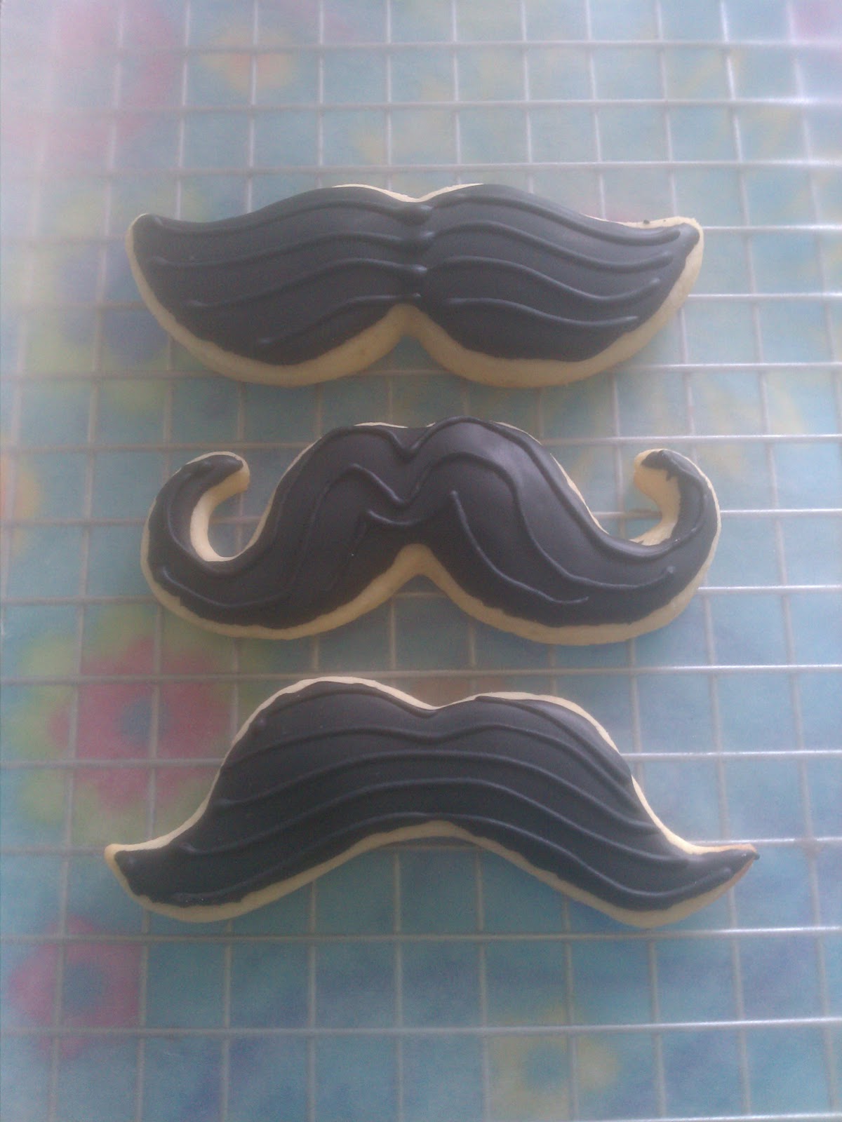 Kc's Creations: Minah's Moustache Party decorations and cookies