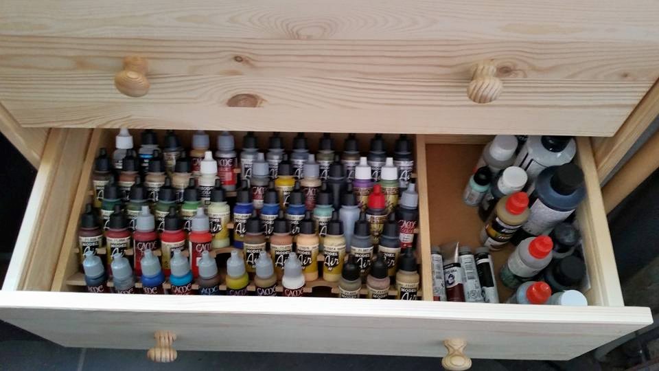 Airbrush & Analog Painting: Custom paint rack