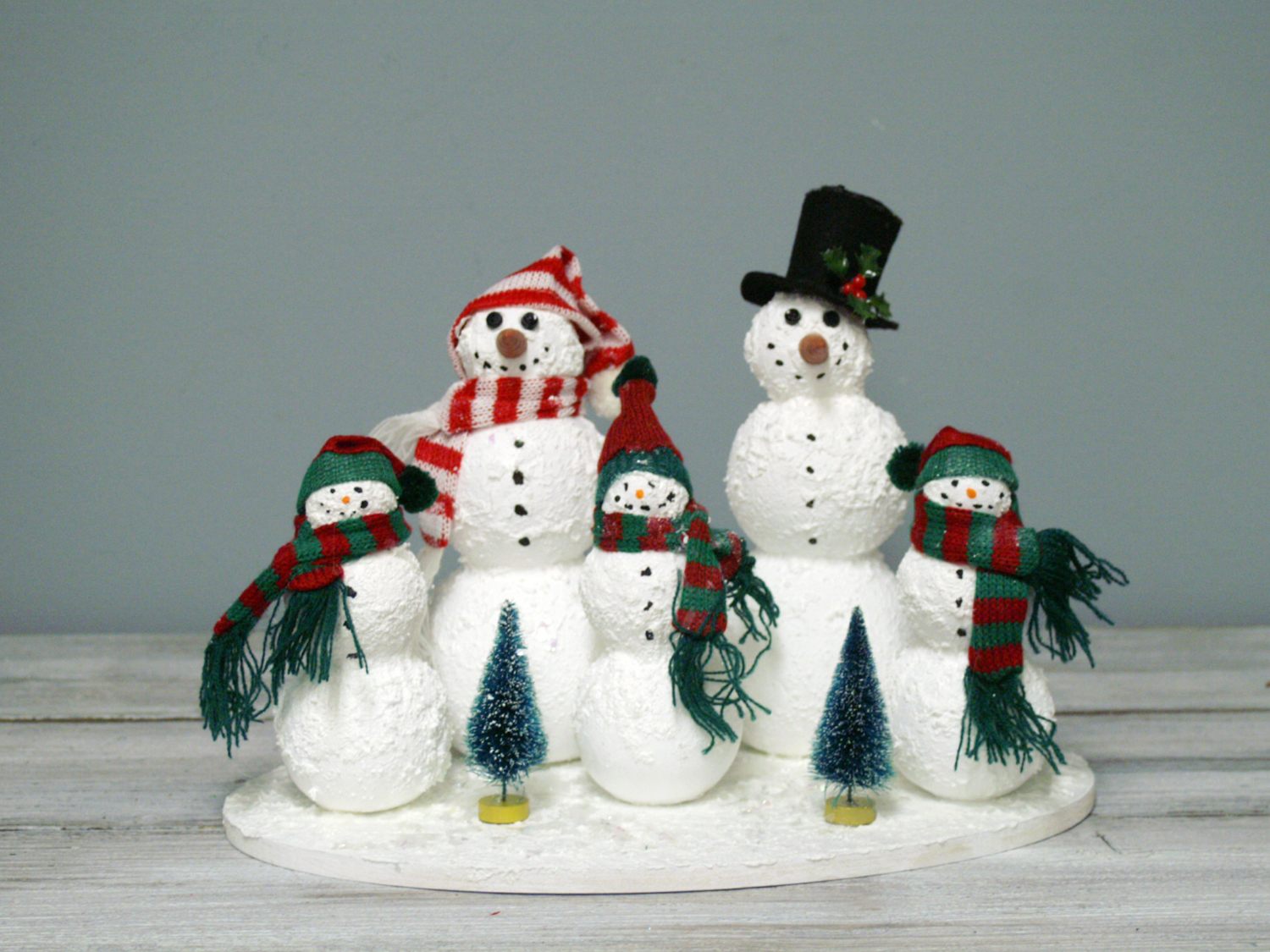 Ben Franklin Crafts and Frame Shop: DIY Snowman Family