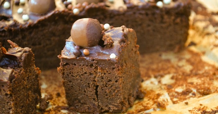Malteser Fudge Brownies | Tinned Tomatoes