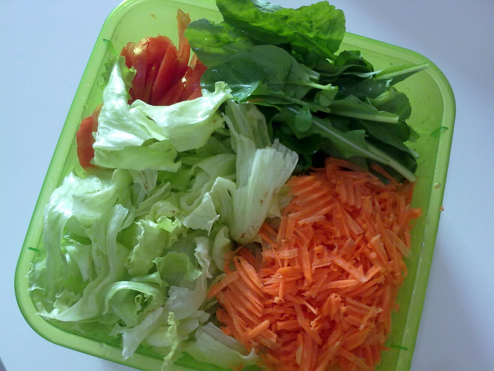 Boas (saudáveis) Energias!: Salada pronta!