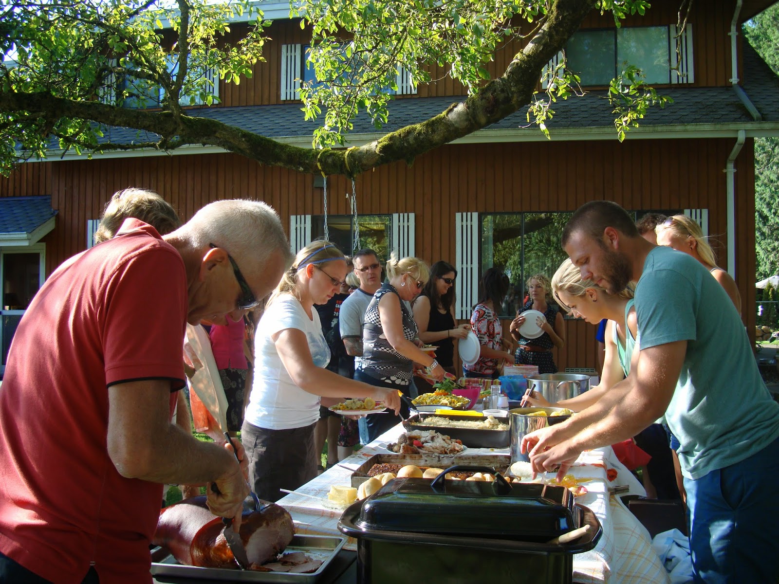 Mennonite Girls Can Cook: Eating Under the Trees