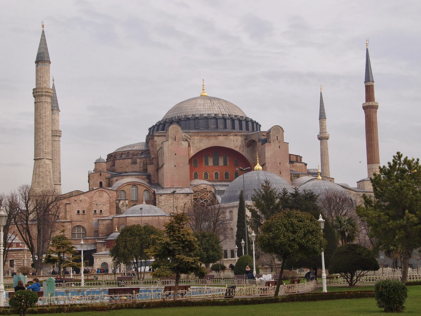 ΚΩΝΣΤΑΝΤΙΝΟΥΠΟΛΗ: ΑΓΙΑ ΣΟΦΙΑ (AYASOFYA CAMII).