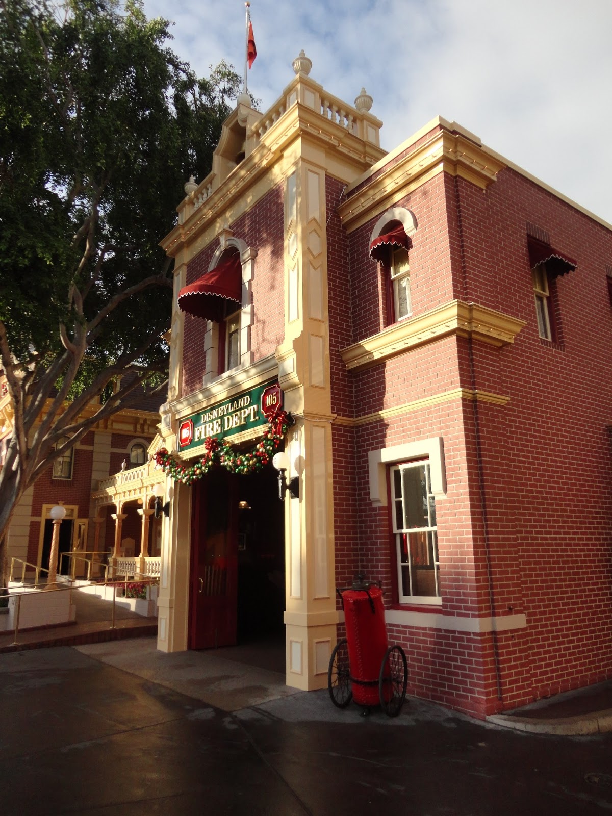Disneyland: Main Street Firehouse