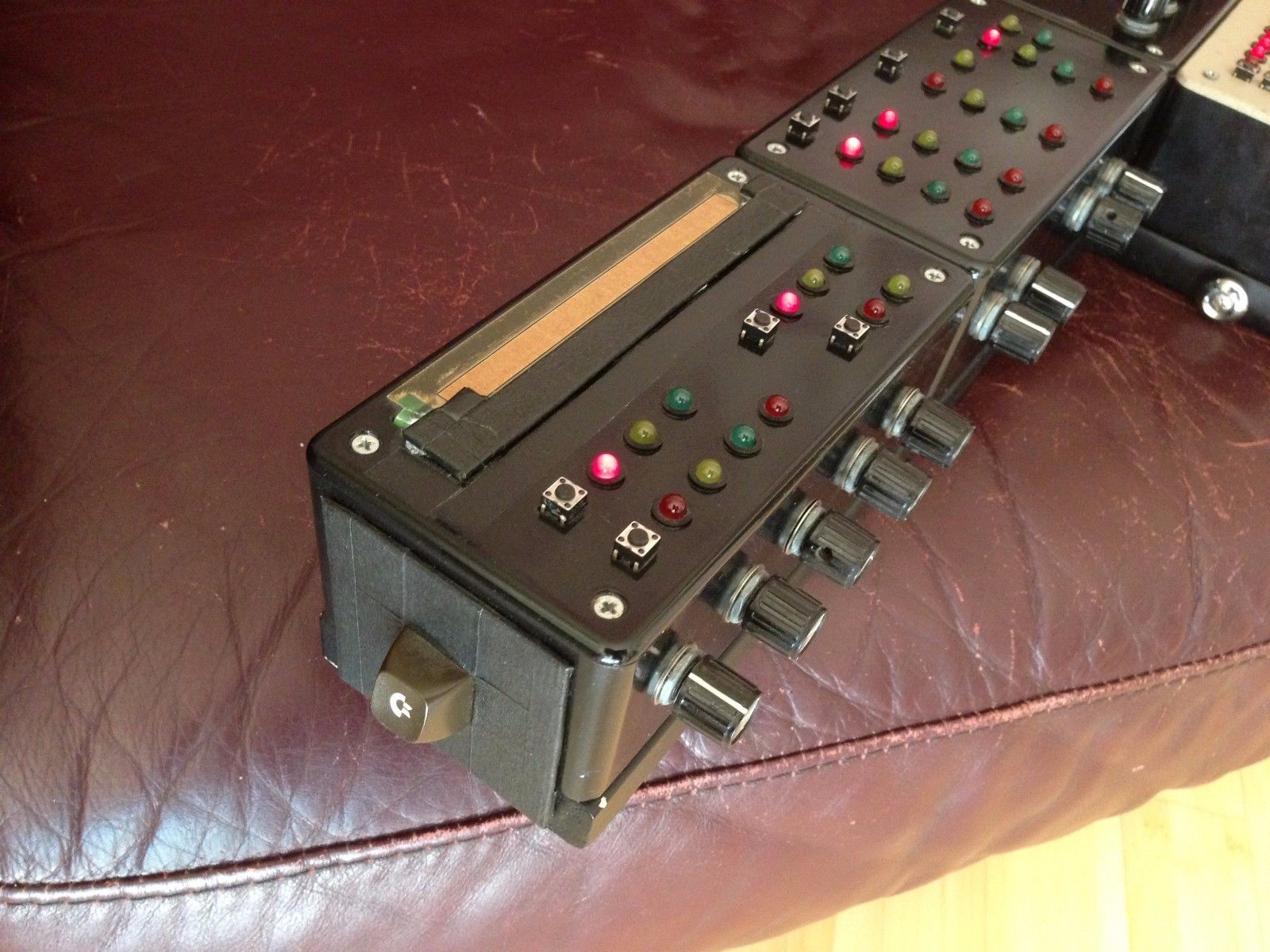 MATRIXSYNTH: MIDIBOX SID KEYTAR CUSTOM DIY GIANA 64 C64 COMMODORE ...
