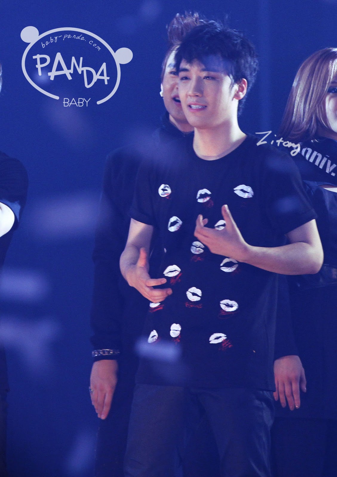 We Love Big Bang: [Photos] Seungri @ YG Family Concert 2011 in Seoul