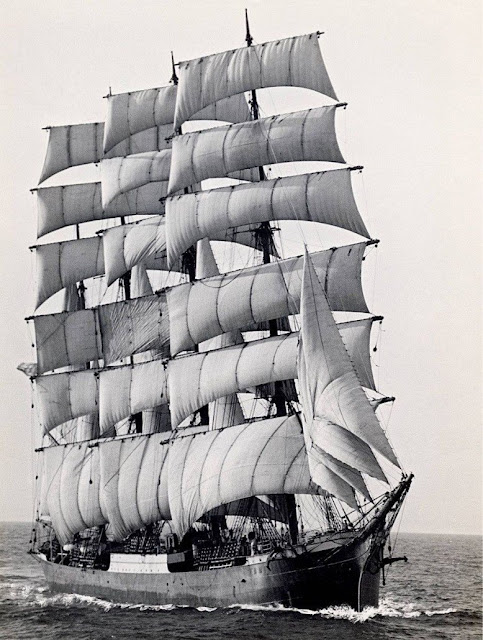 The world’s last commercial sailing ship, The Pamir, rounding Cape Horn ...