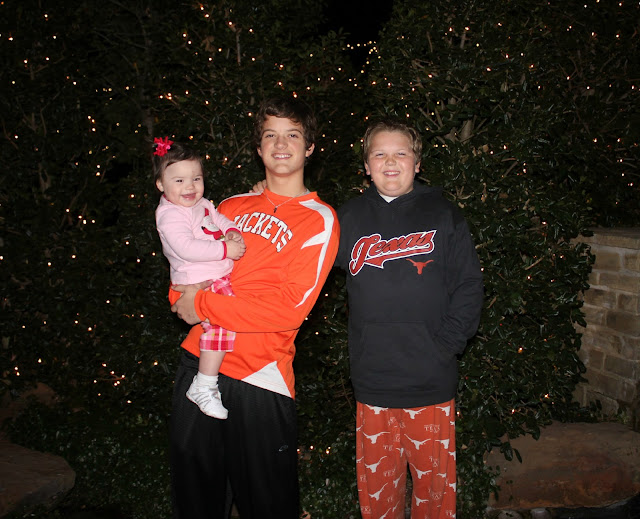 The Estes Family: The Annual Estes Christmas Lights Outing