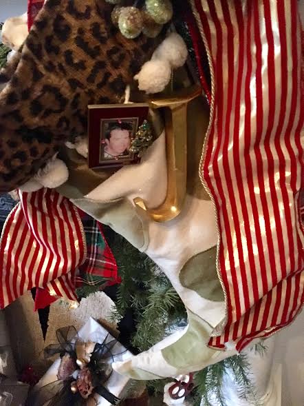 The Uptown Acorn: Heaux. Heaux. Heaux. {The Mantle}