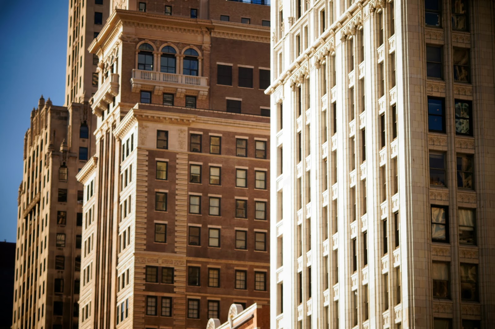 25 Chicago public domain building pictures