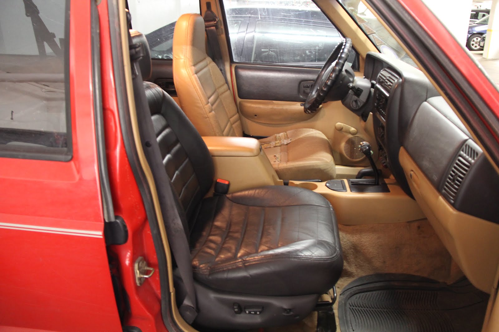 an decline: 97 ZJ Seats in 97 XJ