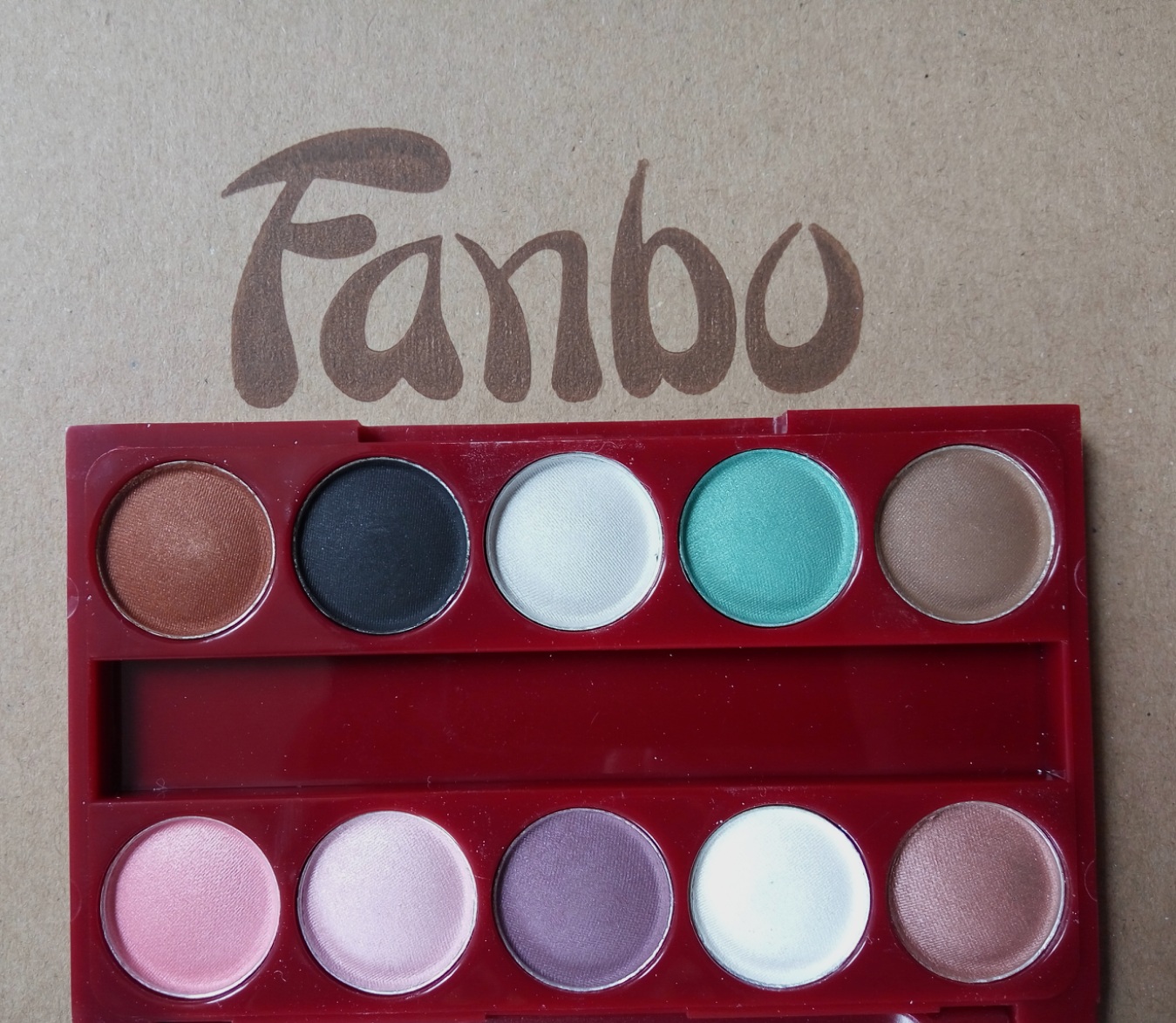 Unboxing 01: Fanbo Fantastic Makeup Series - DaretoChange by Indonesian ...