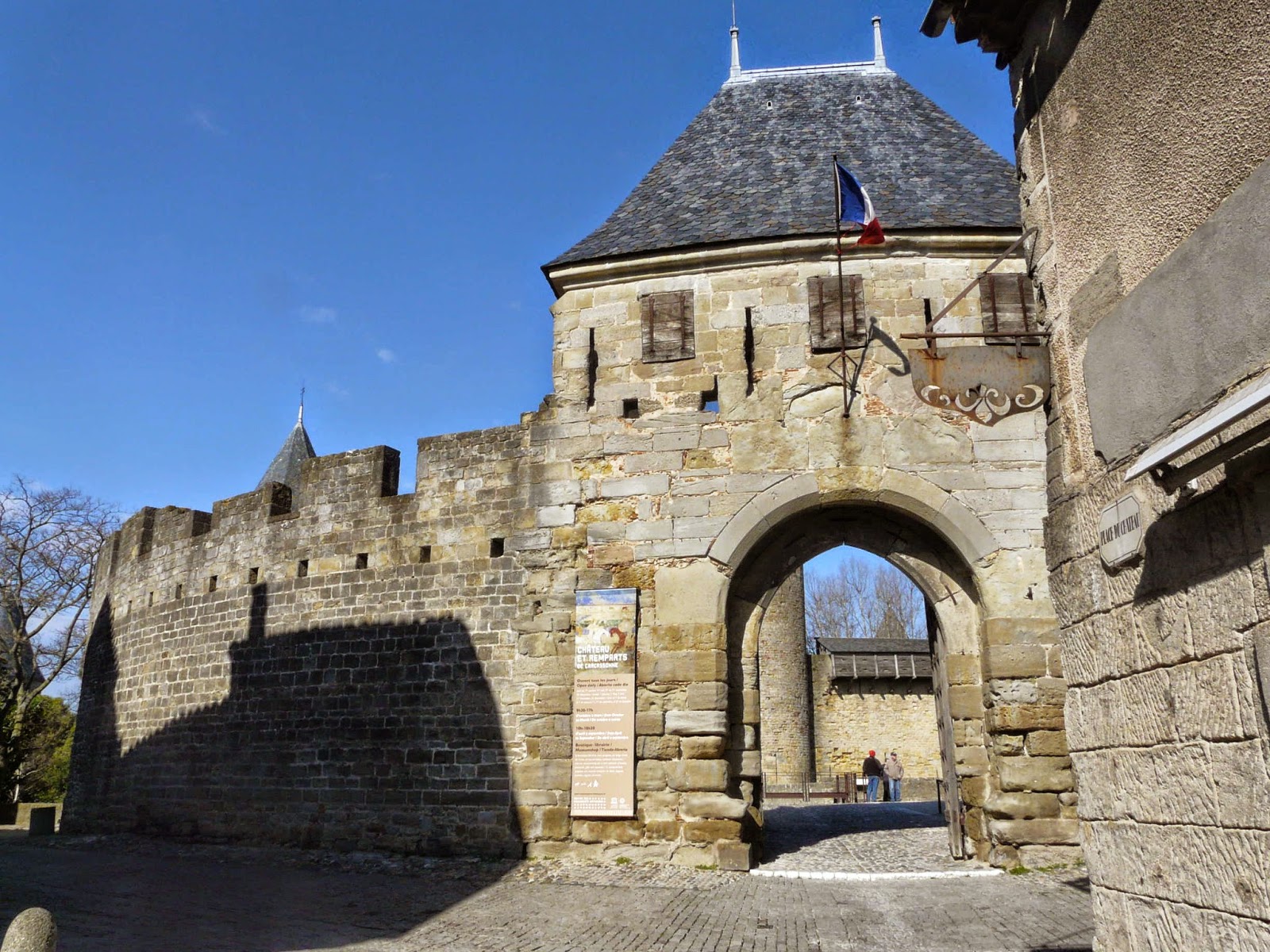 Los Ciutadins: La Barbacane du Château