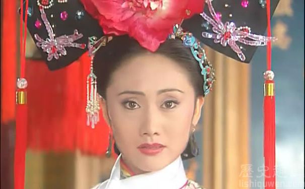 History with Herstory: The Three Empresses of Emperor Qianlong