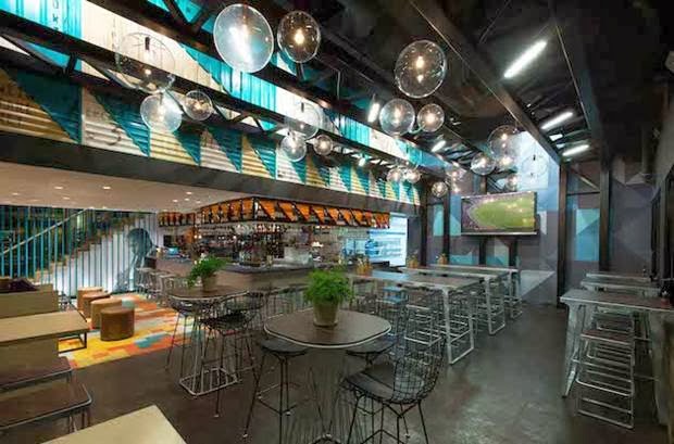 Bluetrain Cafe - Melbourne Meeting Place