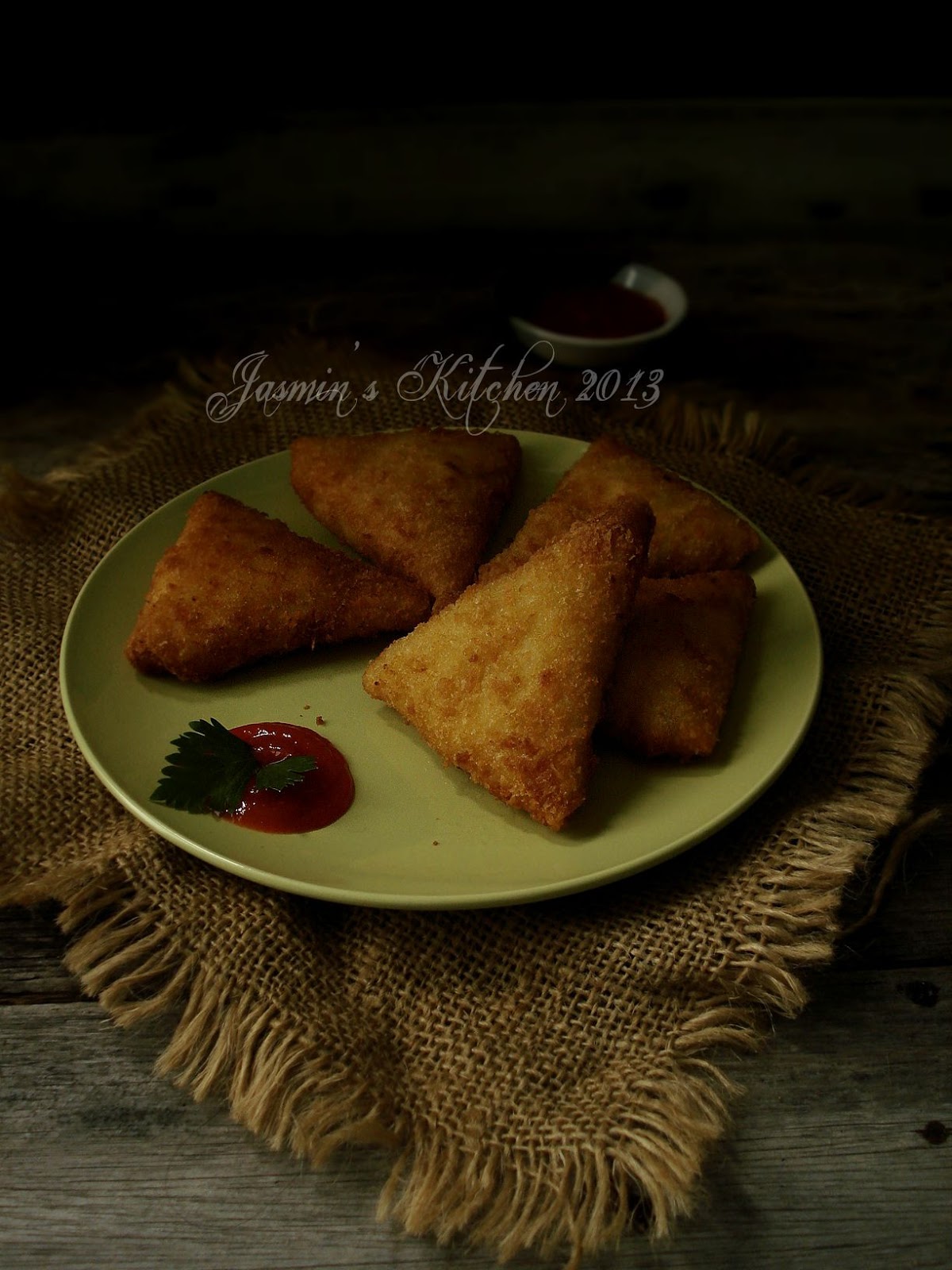 jasmin's kitchen: RISOL SEGITIGA